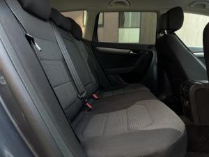 Pelēks Volkswagen Passat B7 2011 Rīga, ar dzinēja tilpumu 2.00 L un nobraukumu 293 tūkst. km par 4490 €, foto 19 vietnē AUTOMOTO.COM.LV