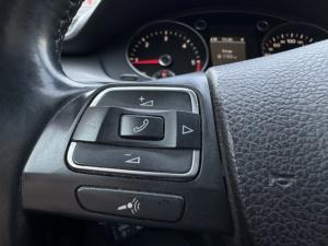 Pelēks Volkswagen Passat B7 2011 Rīga, ar dzinēja tilpumu 2.00 L un nobraukumu 293 tūkst. km par 4490 €, foto 33 vietnē AUTOMOTO.COM.LV