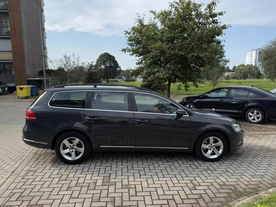 Pelēks Volkswagen Passat B7 2011 Rīga, ar dzinēja tilpumu 2.00 L un nobraukumu 411 tūkst. km par 3790 €, foto 3 vietnē AUTOMOTO.COM.LV