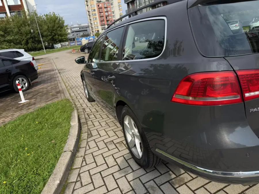 Pelēks Volkswagen Passat B7 2011 Rīga, ar dzinēja tilpumu 2.00 L un nobraukumu 411 tūkst. km par 3790 €, foto 6 vietnē AUTOMOTO.COM.LV
