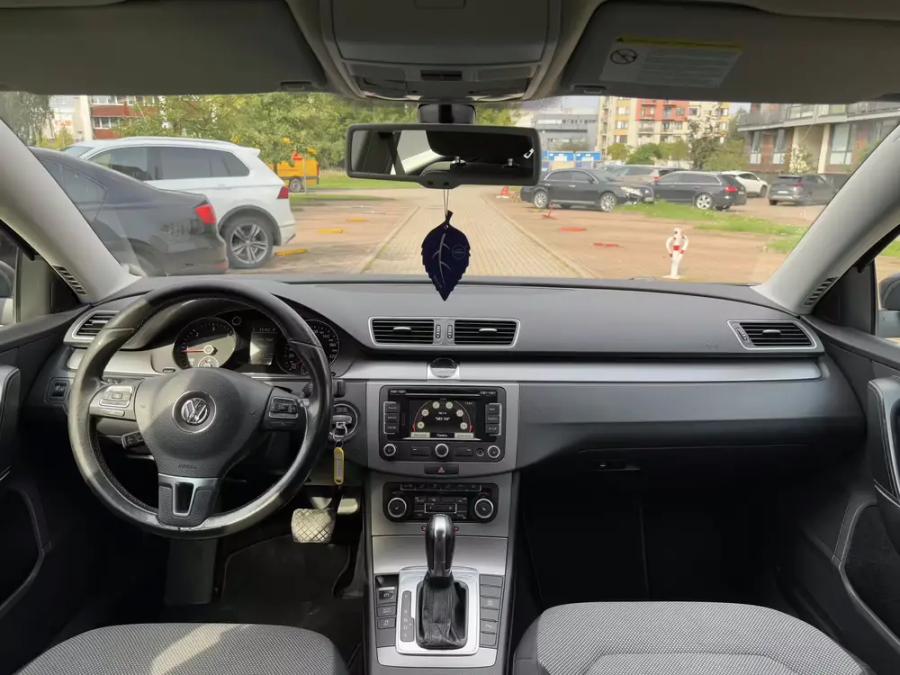 Pelēks Volkswagen Passat B7 2011 Rīga, ar dzinēja tilpumu 2.00 L un nobraukumu 411 tūkst. km par 3790 €, foto 12 vietnē AUTOMOTO.COM.LV