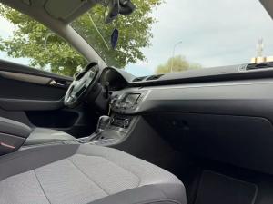 Pelēks Volkswagen Passat B7 2011 Rīga, ar dzinēja tilpumu 2.00 L un nobraukumu 411 tūkst. km par 3790 €, foto 14 vietnē AUTOMOTO.COM.LV