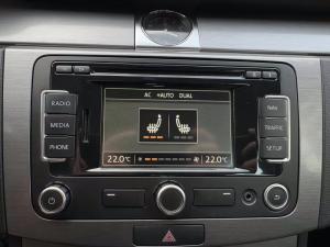 Pelēks Volkswagen Passat B7 2011 Rīga, ar dzinēja tilpumu 2.00 L un nobraukumu 411 tūkst. km par 3790 €, foto 20 vietnē AUTOMOTO.COM.LV