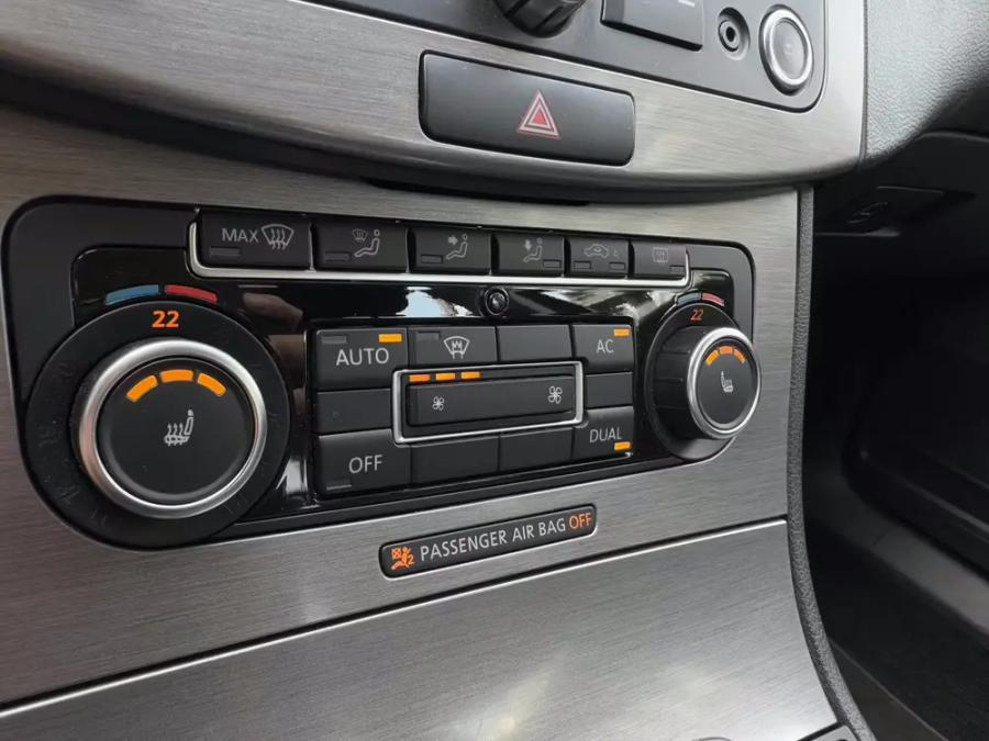 Pelēks Volkswagen Passat B7 2011 Rīga, ar dzinēja tilpumu 2.00 L un nobraukumu 411 tūkst. km par 3790 €, foto 22 vietnē AUTOMOTO.COM.LV