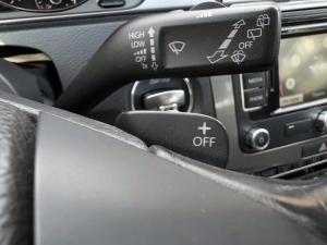 Pelēks Volkswagen Passat B7 2011 Rīga, ar dzinēja tilpumu 2.00 L un nobraukumu 411 tūkst. km par 3790 €, foto 24 vietnē AUTOMOTO.COM.LV