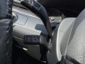 Pelēks Volkswagen Passat B7 2011 Rīga, ar dzinēja tilpumu 2.00 L un nobraukumu 411 tūkst. km par 3790 €, foto 27 vietnē AUTOMOTO.COM.LV