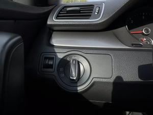 Pelēks Volkswagen Passat B7 2011 Rīga, ar dzinēja tilpumu 2.00 L un nobraukumu 411 tūkst. km par 3790 €, foto 29 vietnē AUTOMOTO.COM.LV