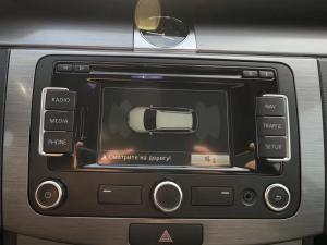 Pelēks Volkswagen Passat B7 2011 Rīga, ar dzinēja tilpumu 2.00 L un nobraukumu 411 tūkst. km par 3790 €, foto 30 vietnē AUTOMOTO.COM.LV