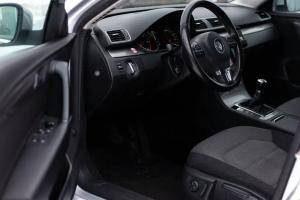 Pelēks Volkswagen Passat B7 2011 Rīga, ar dzinēja tilpumu 1.60 L un nobraukumu 239 tūkst. km par 4995 €, foto 15 vietnē AUTOMOTO.COM.LV