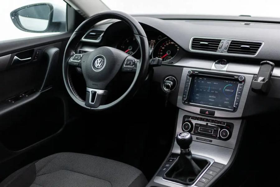 Pelēks Volkswagen Passat B7 2011 Rīga, ar dzinēja tilpumu 1.60 L un nobraukumu 239 tūkst. km par 4995 €, foto 19 vietnē AUTOMOTO.COM.LV