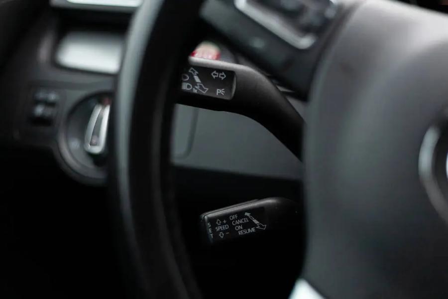 Pelēks Volkswagen Passat B7 2011 Rīga, ar dzinēja tilpumu 1.60 L un nobraukumu 239 tūkst. km par 4995 €, foto 23 vietnē AUTOMOTO.COM.LV