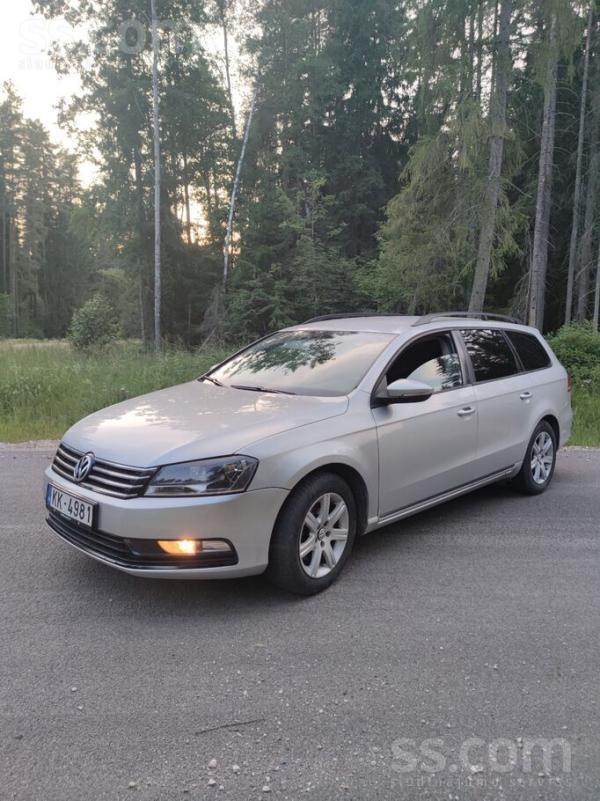 Grey Volkswagen Passat B7 2011 in Preili, with an engine capacity of 2.00 L and mileage of 318 thousand km for 3490 €, photo 4 on AUTOMOTO.COM.LV