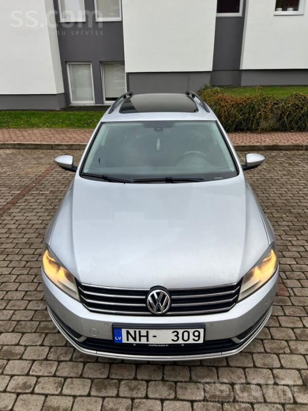 Grey Volkswagen Passat B7 2011 in Preili, with an engine capacity of 1.60 L and mileage of 255 thousand km for 5177 €, photo 2 on AUTOMOTO.COM.LV