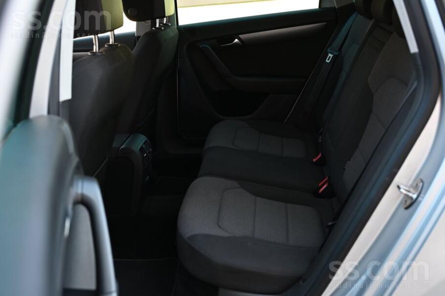 Pelēks Volkswagen Passat B7 2011 Jelgava, ar dzinēja tilpumu 2.00 L un nobraukumu 269 tūkst. km par 5300 €, foto 19 vietnē AUTOMOTO.COM.LV