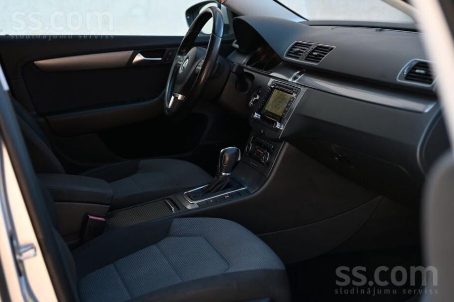Pelēks Volkswagen Passat B7 2011 Jelgava, ar dzinēja tilpumu 2.00 L un nobraukumu 269 tūkst. km par 5300 €, foto 20 vietnē AUTOMOTO.COM.LV