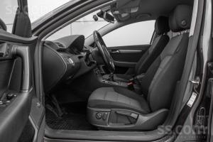Grey Volkswagen Passat B7 2011 in Riga, with an engine capacity of 1.60 L and mileage of 175 thousand km for 6950 €, photo 10 on AUTOMOTO.COM.LV