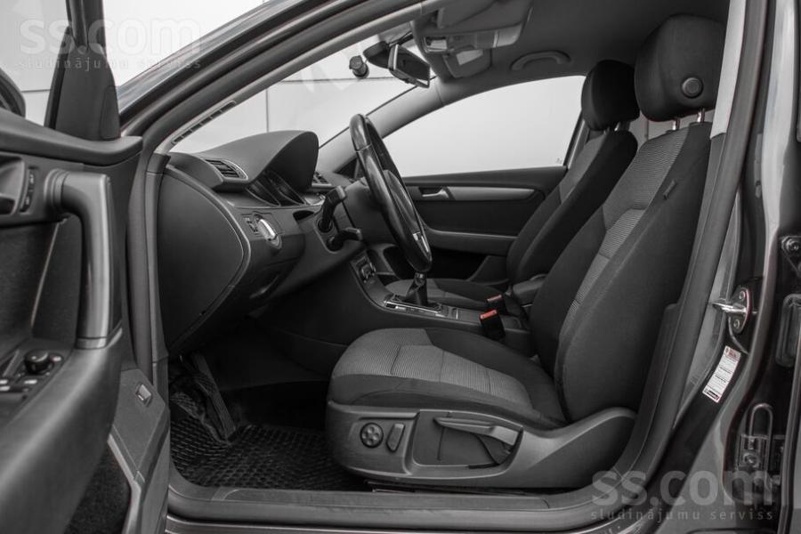 Grey Volkswagen Passat B7 2011 in Riga, with an engine capacity of 1.60 L and mileage of 175 thousand km for 6950 €, photo 10 on AUTOMOTO.COM.LV