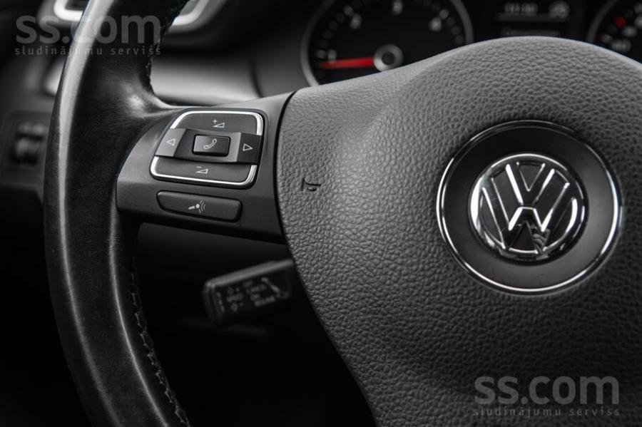 Grey Volkswagen Passat B7 2011 in Riga, with an engine capacity of 1.60 L and mileage of 175 thousand km for 6950 €, photo 19 on AUTOMOTO.COM.LV