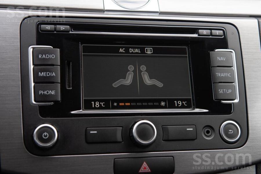 Grey Volkswagen Passat B7 2011 in Riga, with an engine capacity of 1.60 L and mileage of 175 thousand km for 6950 €, photo 27 on AUTOMOTO.COM.LV