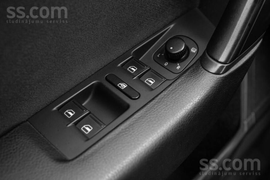 Grey Volkswagen Passat B7 2011 in Riga, with an engine capacity of 1.60 L and mileage of 175 thousand km for 6950 €, photo 29 on AUTOMOTO.COM.LV