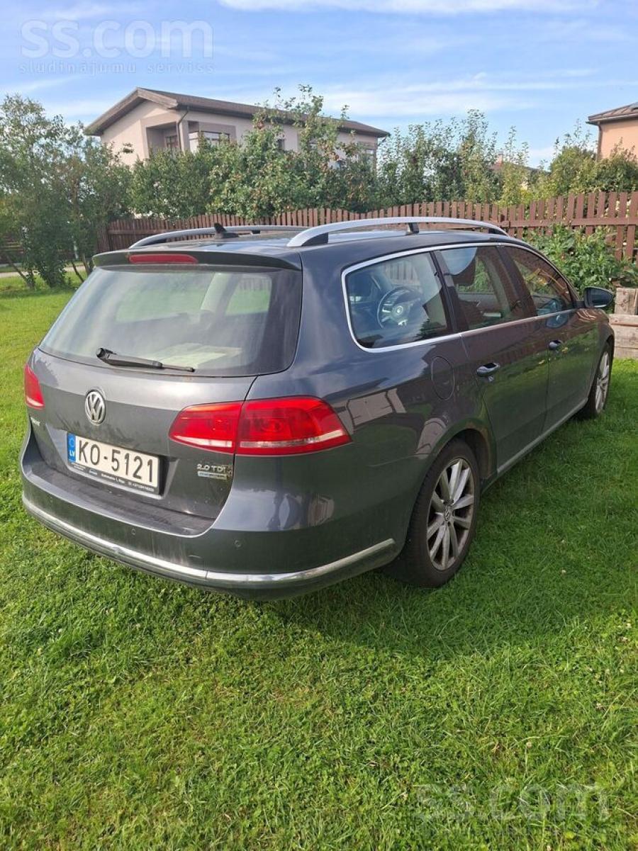Grey Volkswagen Passat B7 2011 in Riga, with an engine capacity of 2.00 L and mileage of 256 thousand km for 2800 €, photo 1 on AUTOMOTO.COM.LV