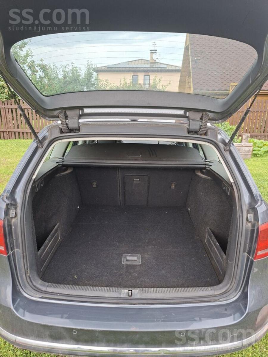 Grey Volkswagen Passat B7 2011 in Riga, with an engine capacity of 2.00 L and mileage of 256 thousand km for 2800 €, photo 5 on AUTOMOTO.COM.LV