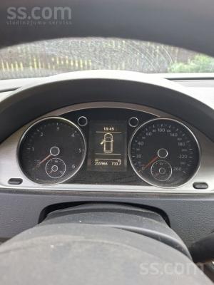 Grey Volkswagen Passat B7 2011 in Riga, with an engine capacity of 2.00 L and mileage of 256 thousand km for 2800 €, photo 6 on AUTOMOTO.COM.LV