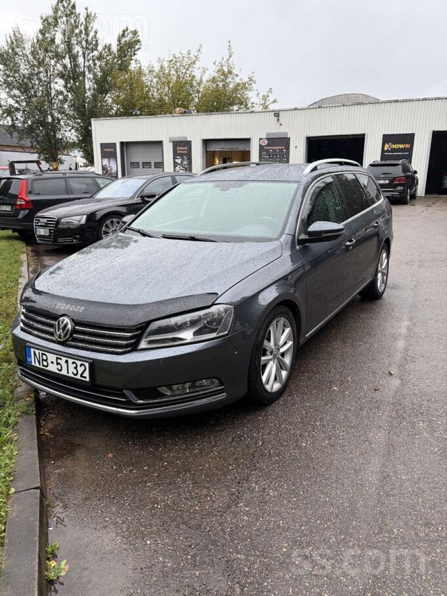 Grey Volkswagen Passat B7 2011 in Daugavpils, with an engine capacity of 2.00 L and mileage of 270 thousand km for 5100 €, photo 1 on AUTOMOTO.COM.LV