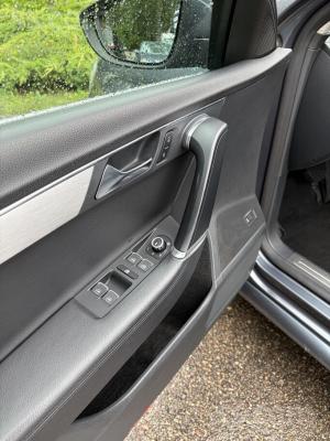 Grey Volkswagen Passat B7 2011 in Daugavpils, with an engine capacity of 2.00 L and mileage of 270 thousand km for 5100 €, photo 7 on AUTOMOTO.COM.LV