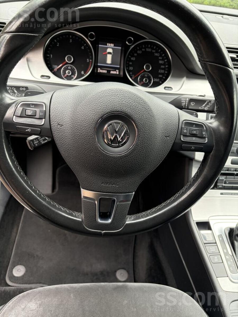 Grey Volkswagen Passat B7 2011 in Daugavpils, with an engine capacity of 2.00 L and mileage of 270 thousand km for 5100 €, photo 9 on AUTOMOTO.COM.LV