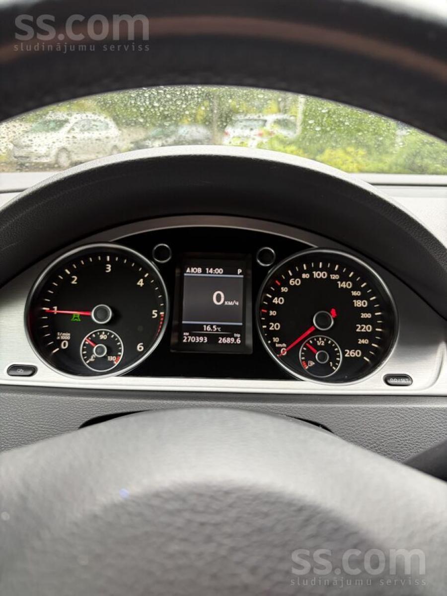Grey Volkswagen Passat B7 2011 in Daugavpils, with an engine capacity of 2.00 L and mileage of 270 thousand km for 5100 €, photo 10 on AUTOMOTO.COM.LV