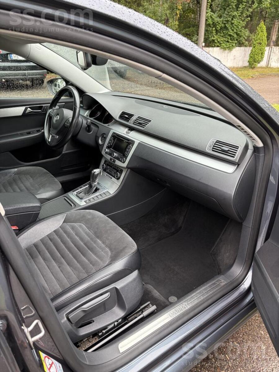 Grey Volkswagen Passat B7 2011 in Daugavpils, with an engine capacity of 2.00 L and mileage of 270 thousand km for 5100 €, photo 11 on AUTOMOTO.COM.LV