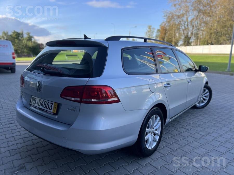 Grey Volkswagen Passat B7 2011 in Jekabpils, with an engine capacity of 1.60 L and mileage of 296 thousand km for 5700 €, photo 3 on AUTOMOTO.COM.LV