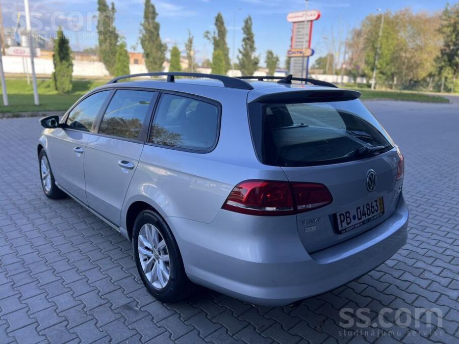 Grey Volkswagen Passat B7 2011 in Jekabpils, with an engine capacity of 1.60 L and mileage of 296 thousand km for 5700 €, photo 7 on AUTOMOTO.COM.LV