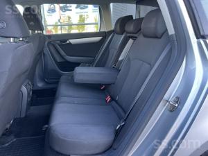 Grey Volkswagen Passat B7 2011 in Jekabpils, with an engine capacity of 1.60 L and mileage of 296 thousand km for 5700 €, photo 14 on AUTOMOTO.COM.LV