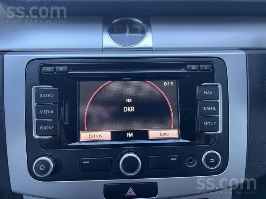 Grey Volkswagen Passat B7 2011 in Jekabpils, with an engine capacity of 1.60 L and mileage of 296 thousand km for 5700 €, photo 16 on AUTOMOTO.COM.LV