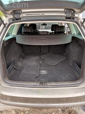 Pelēks Volkswagen Passat B7 2011 Ogre, ar dzinēja tilpumu 2.00 L un nobraukumu 380 tūkst. km par 3000 €, foto 10 vietnē AUTOMOTO.COM.LV