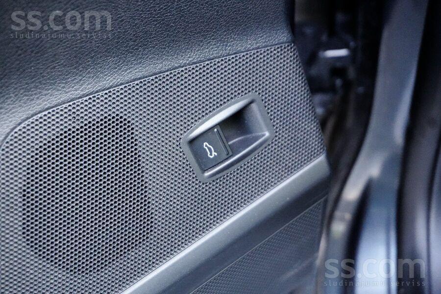 Grey Volkswagen Passat B7 2011 in Riga, with an engine capacity of 1.60 L and mileage of 231 thousand km for 6390 €, photo 7 on AUTOMOTO.COM.LV