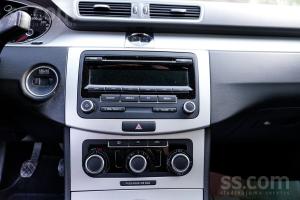 Grey Volkswagen Passat B7 2011 in Riga, with an engine capacity of 1.60 L and mileage of 231 thousand km for 6390 €, photo 10 on AUTOMOTO.COM.LV