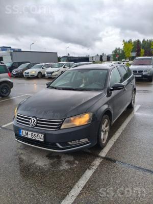 Grey Volkswagen Passat B7 2011 in Jelgava, with an engine capacity of 2.00 L and mileage of 380 thousand km for 2900 €, photo 10 on AUTOMOTO.COM.LV