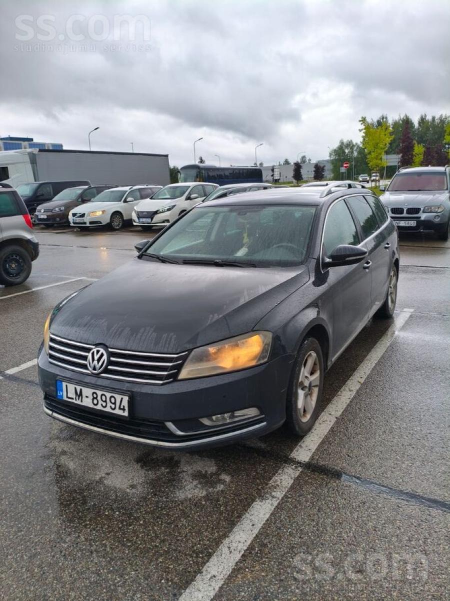 Grey Volkswagen Passat B7 2011 in Jelgava, with an engine capacity of 2.00 L and mileage of 380 thousand km for 2900 €, photo 10 on AUTOMOTO.COM.LV