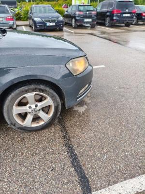 Grey Volkswagen Passat B7 2011 in Jelgava, with an engine capacity of 2.00 L and mileage of 380 thousand km for 2900 €, photo 11 on AUTOMOTO.COM.LV