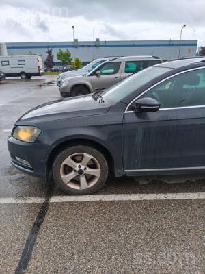Grey Volkswagen Passat B7 2011 in Jelgava, with an engine capacity of 2.00 L and mileage of 380 thousand km for 2900 €, photo 13 on AUTOMOTO.COM.LV