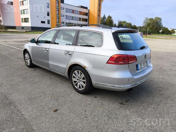 Pelēks Volkswagen Passat B7 2011 Rīga, ar dzinēja tilpumu 2.00 L un nobraukumu 433 tūkst. km par 2800 €, foto 4 vietnē AUTOMOTO.COM.LV