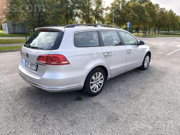 Pelēks Volkswagen Passat B7 2011 Rīga, ar dzinēja tilpumu 2.00 L un nobraukumu 433 tūkst. km par 2800 €, foto 5 vietnē AUTOMOTO.COM.LV