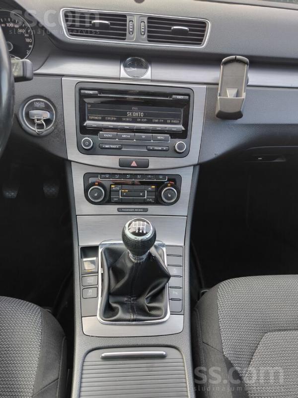 Pelēks Volkswagen Passat B7 2011 Rīga, ar dzinēja tilpumu 2.00 L un nobraukumu 433 tūkst. km par 2800 €, foto 7 vietnē AUTOMOTO.COM.LV
