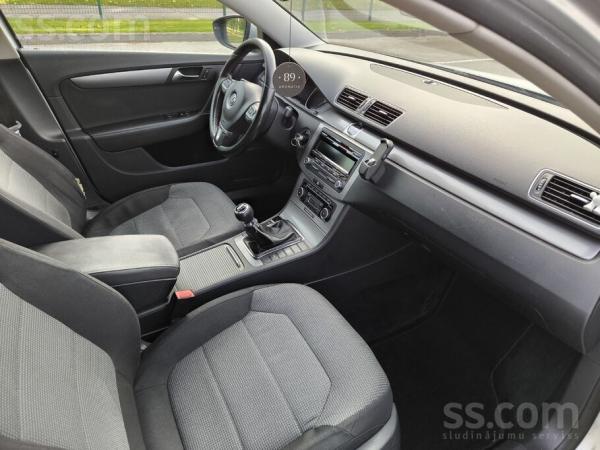 Pelēks Volkswagen Passat B7 2011 Rīga, ar dzinēja tilpumu 2.00 L un nobraukumu 433 tūkst. km par 2800 €, foto 9 vietnē AUTOMOTO.COM.LV