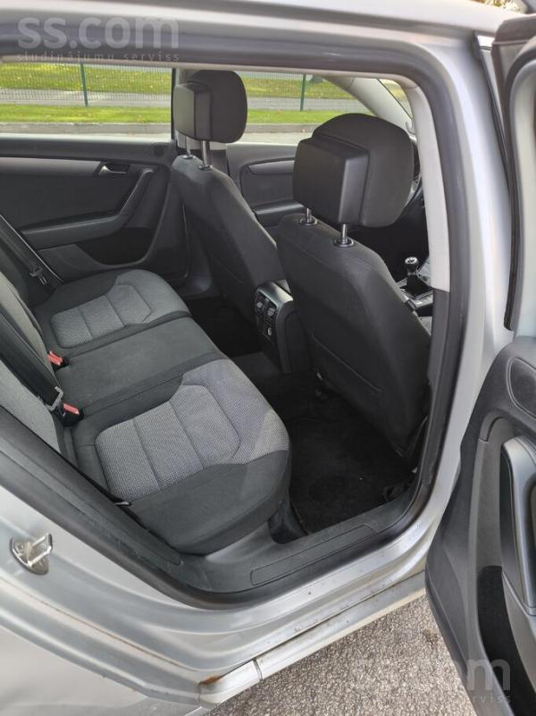Pelēks Volkswagen Passat B7 2011 Rīga, ar dzinēja tilpumu 2.00 L un nobraukumu 433 tūkst. km par 2800 €, foto 11 vietnē AUTOMOTO.COM.LV