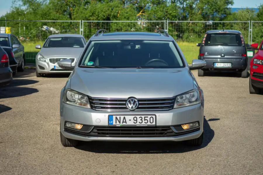 Pelēks Volkswagen Passat B7 2011 Liepāja, ar dzinēja tilpumu 1.60 L un nobraukumu 294 tūkst. km par 4800 €, foto 7 vietnē AUTOMOTO.COM.LV