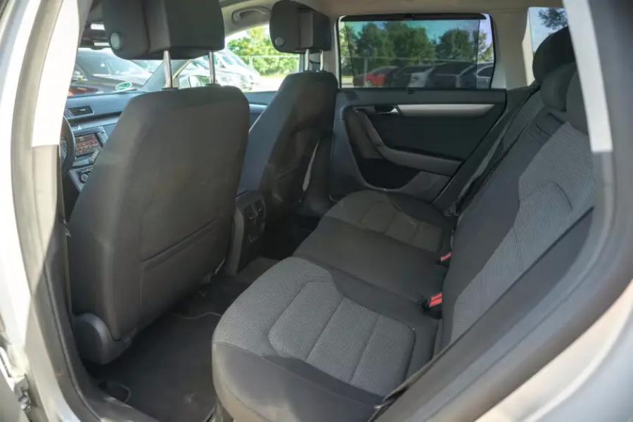 Pelēks Volkswagen Passat B7 2011 Liepāja, ar dzinēja tilpumu 1.60 L un nobraukumu 294 tūkst. km par 4800 €, foto 10 vietnē AUTOMOTO.COM.LV